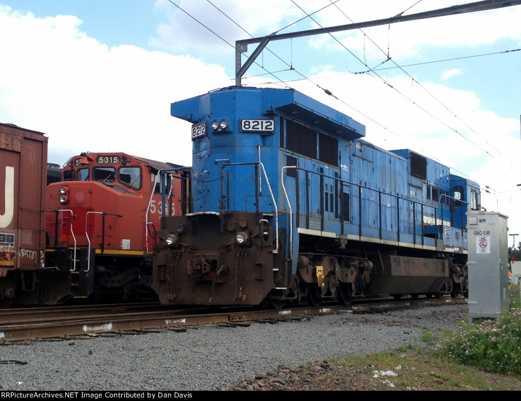 Ex Conrail GE and Ex CN EMD power on PN